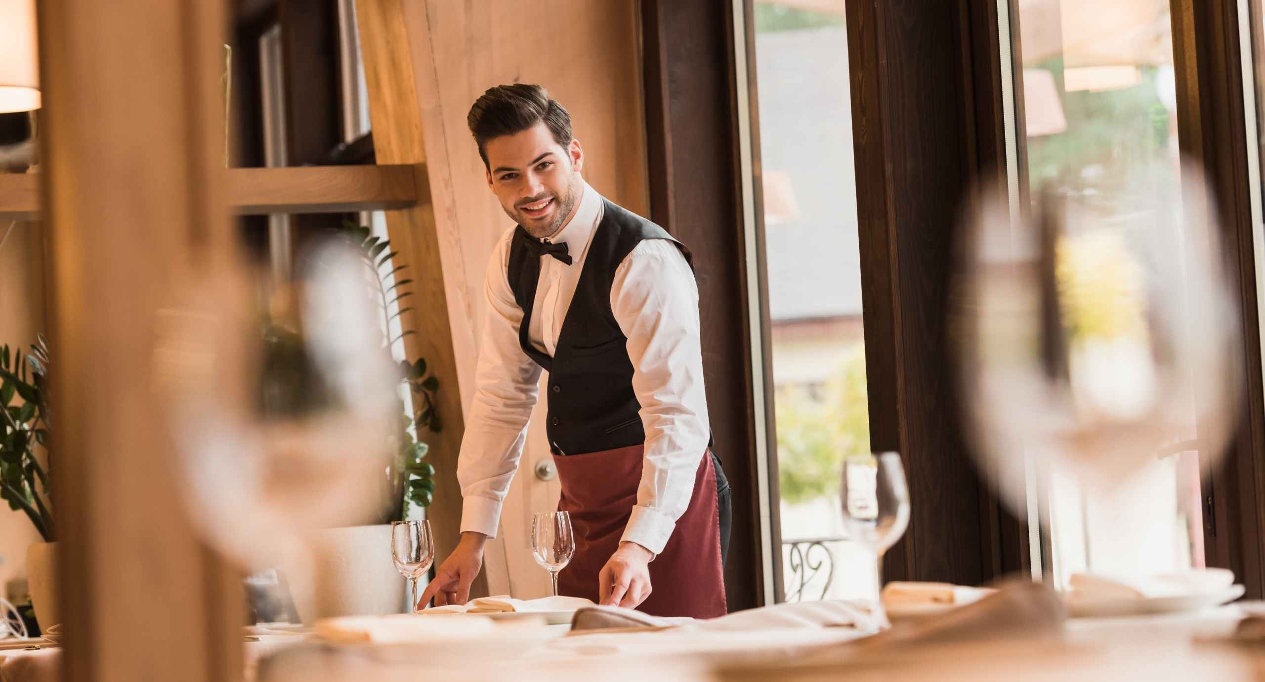 Arbejdsgiver kan nu kræve at medarbejdere skal vise coronapas og lade ...